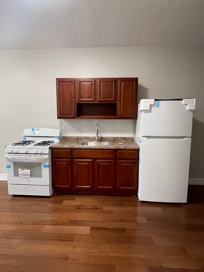 8 Pleasant Pl, Brooklyn, NY 11233 - House Rental in Brooklyn, NY ...