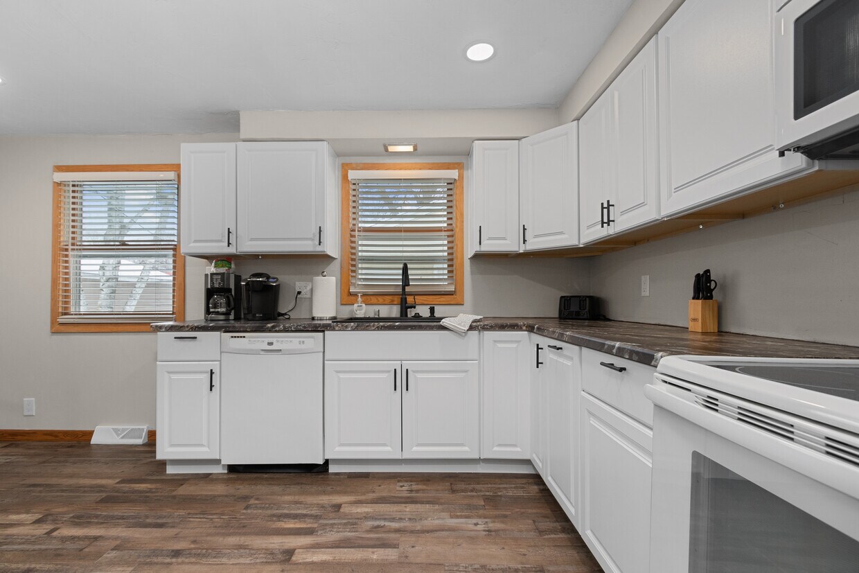 1525 Gross Ave, Green Bay, WI 54304 - House Rental in Green Bay, WI ...