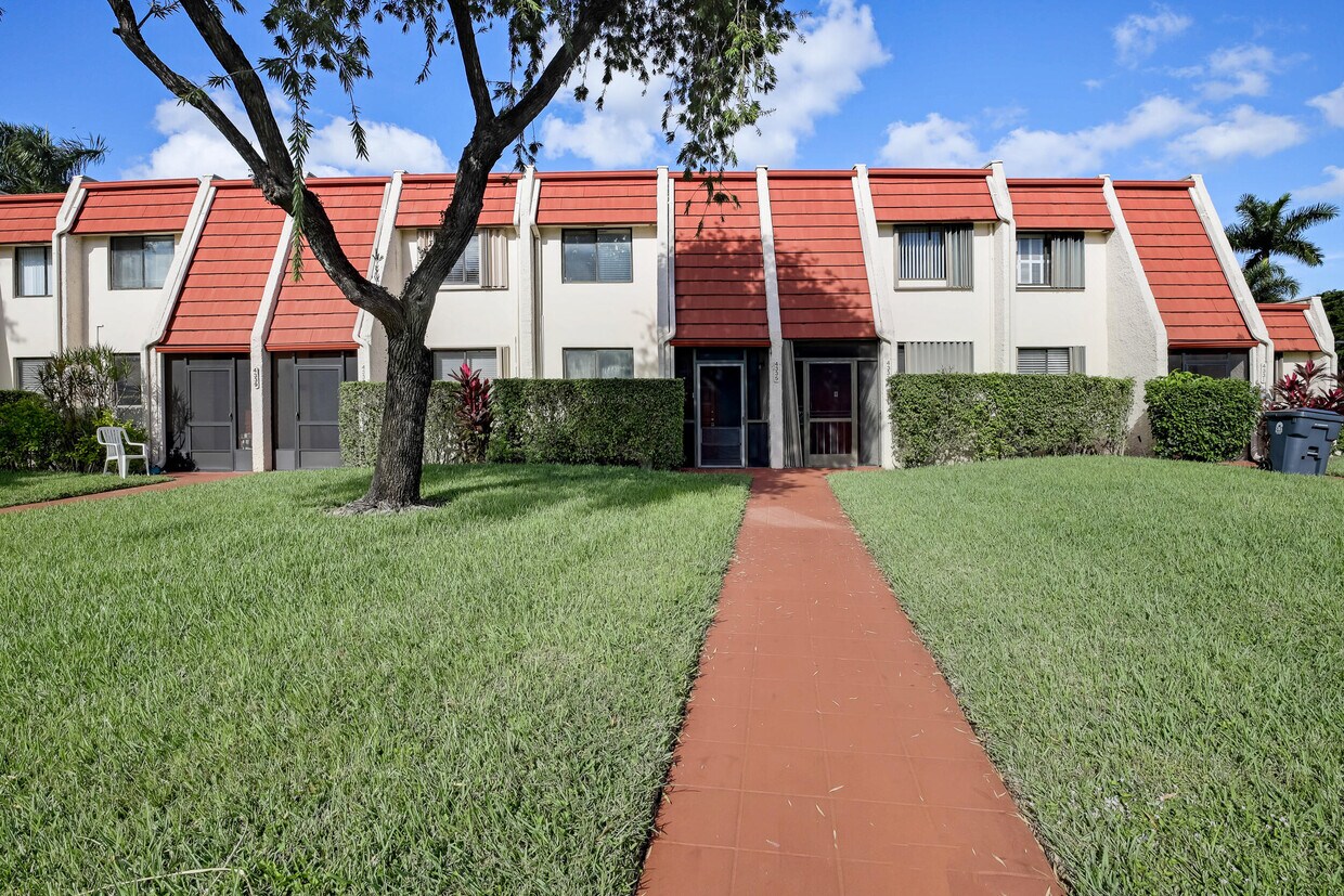 4335 Trevi Ct, Lake Worth Beach, FL 33467 - Townhome Rentals in Lake ...