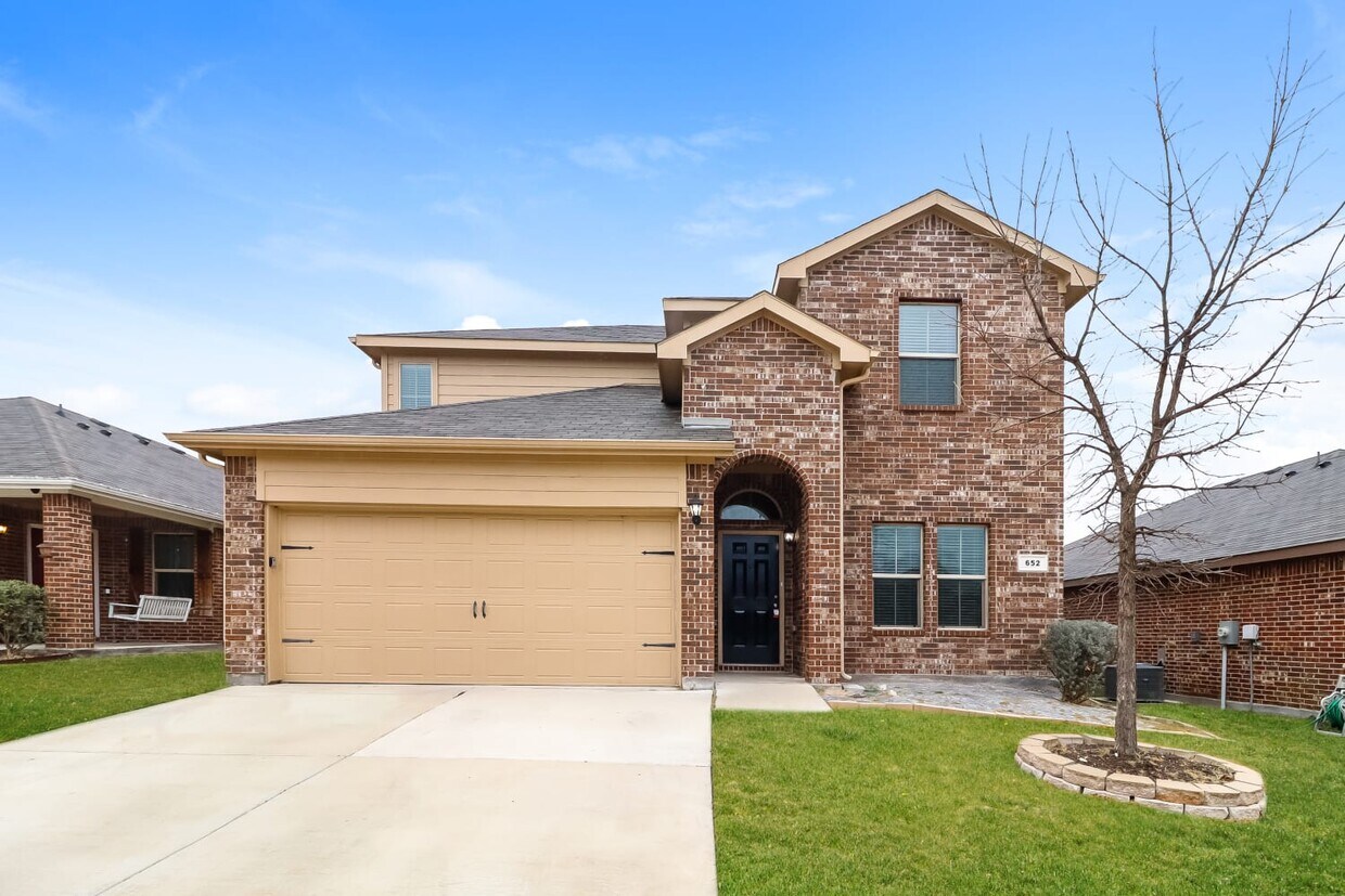 652 Creekview Dr, Azle, TX 76020 | Apartments.com