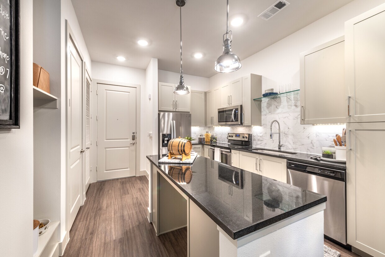 Howell Uptown - Apartments in Dallas, TX | Apartments.com