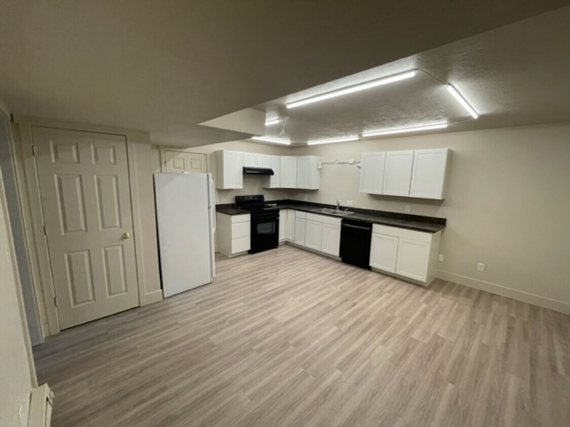 203 11th St Unit 203C 11th Street, Belgrade, MT 59714 - Room for Rent ...