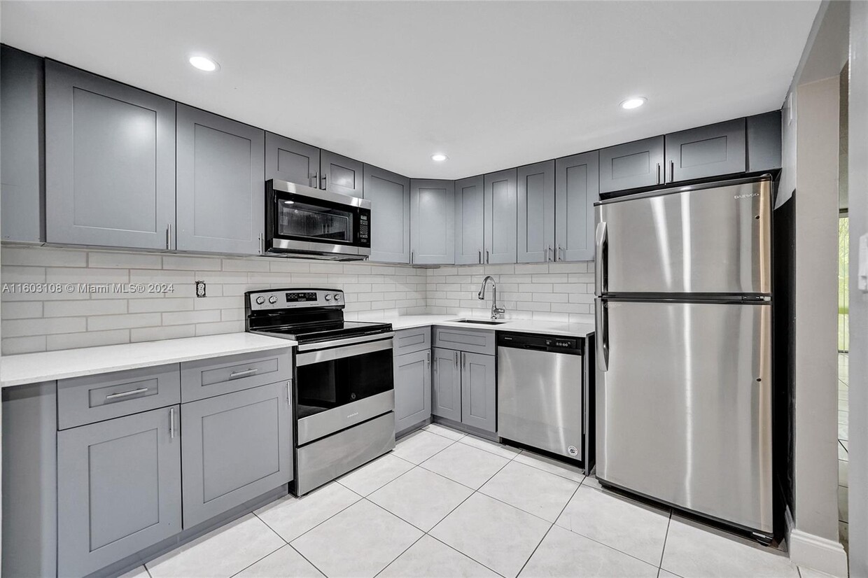 8401 W Sample Rd Unit 8401 W SAMPLE RD #20, Coral Springs, FL 33065 ...