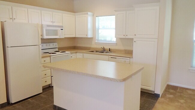 Tuckaway at Briarwood - 4241 Briarwood Dr Lawrence, KS | Apartments.com