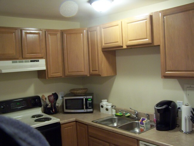 2410 Lavin Ct, Troy, NY 12180 - 2410 Lavin Ct Troy, NY 12180 ...