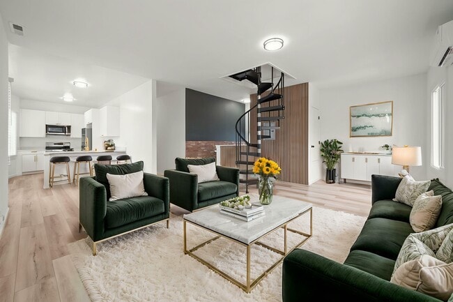 776 16th St Townhome | University of San Francisco | Off-Campus Housing ...