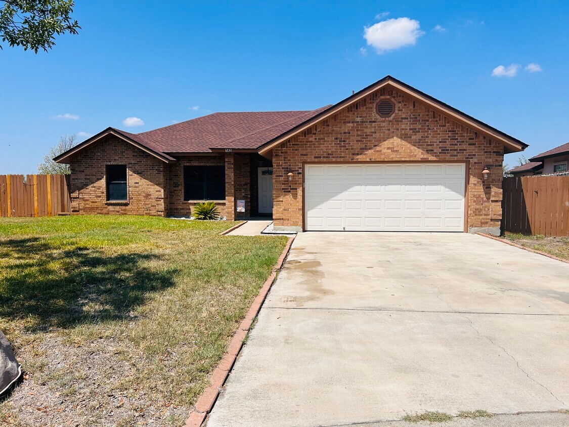 145 Windlake Loop, Del Rio, TX 78840 - House Rental in Del Rio, TX ...