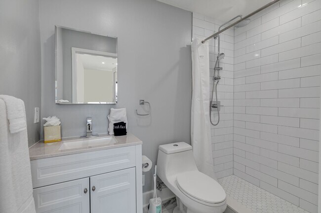 The Ledger Residences Apartments - 150 S Independence Mall W ...