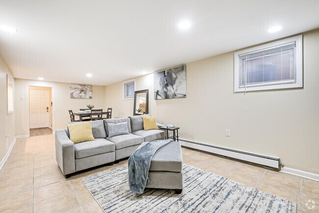 Hackensack River Waterfront Apartments for Rent with a Yard - Jersey ...