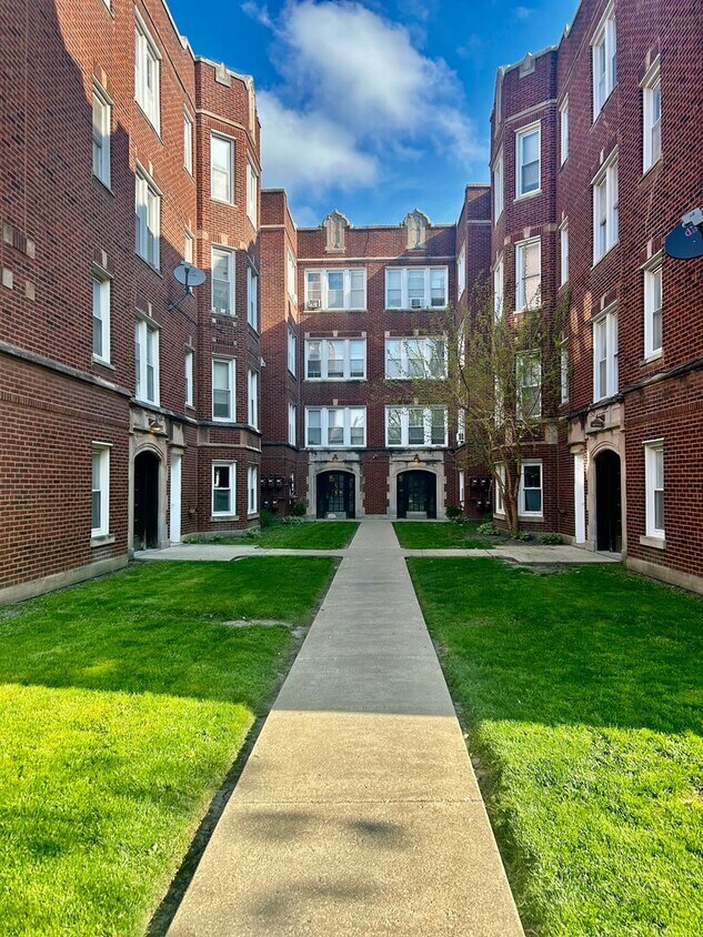 4846.5 W Henderson St Unit Z4846-3S, Chicago, IL 60641 - Room for Rent ...