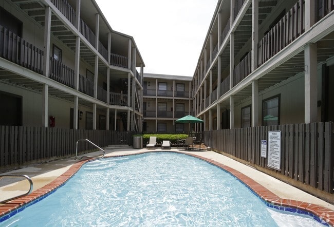 Covington Square Apartments - Metairie, LA | Apartments.com