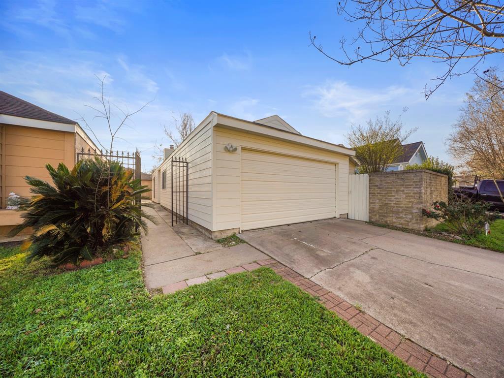 8811 Kalewood Dr, Houston, TX 77099 - House Rental in Houston, TX ...