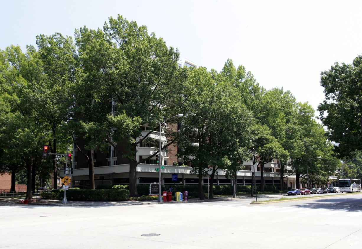 Town Square Towers Apartments - Washington, DC | Apartments.com