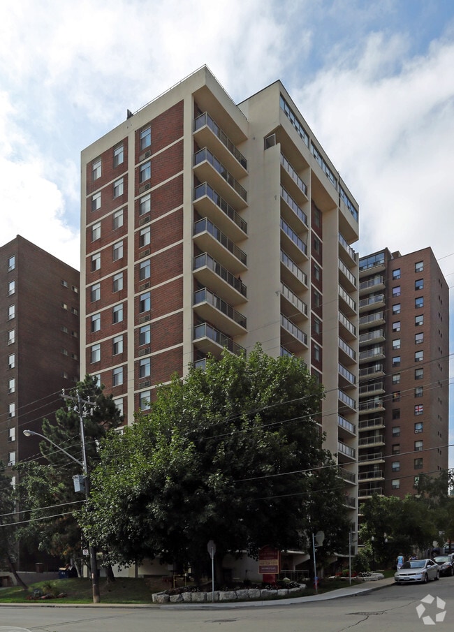 Hamilton Downtown B Studio Apartments for Rent - Hamilton, ON - 4 ...