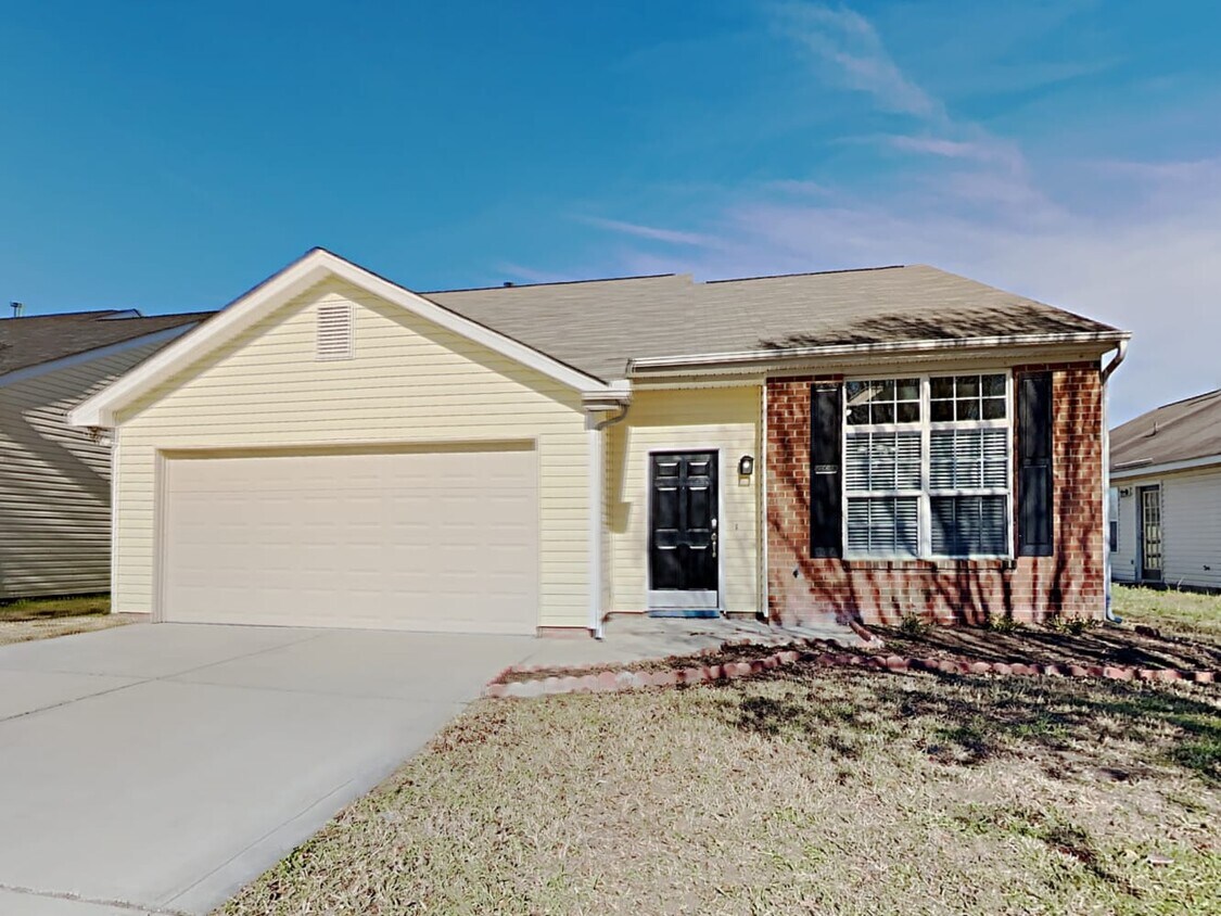 1461 Summer Coach Dr, Charlotte, NC 28216 | Apartments.com