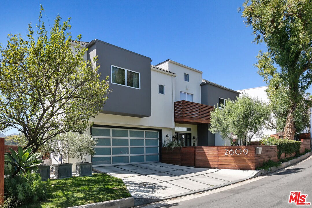 2609 Creston Dr Los Angeles, CA 90068 - Alquileres en Los Angeles, CA ...