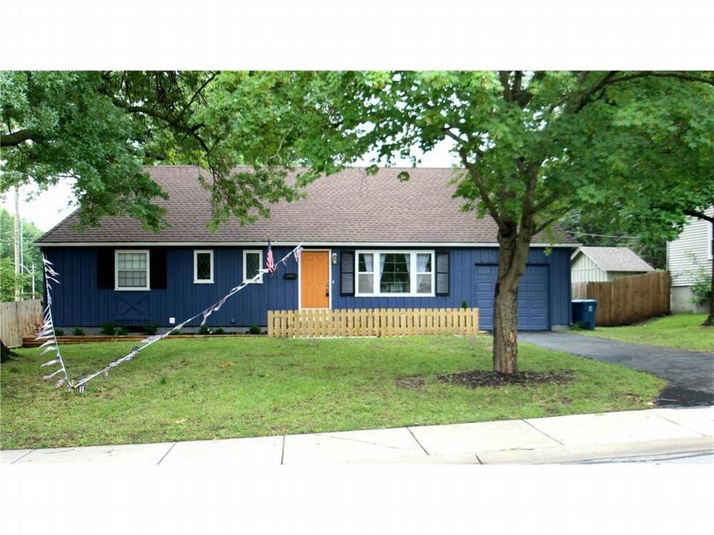 6301 W 77th St, Prairie Village, KS 66204 - House Rental in Prairie Village, KS | Apartments.com