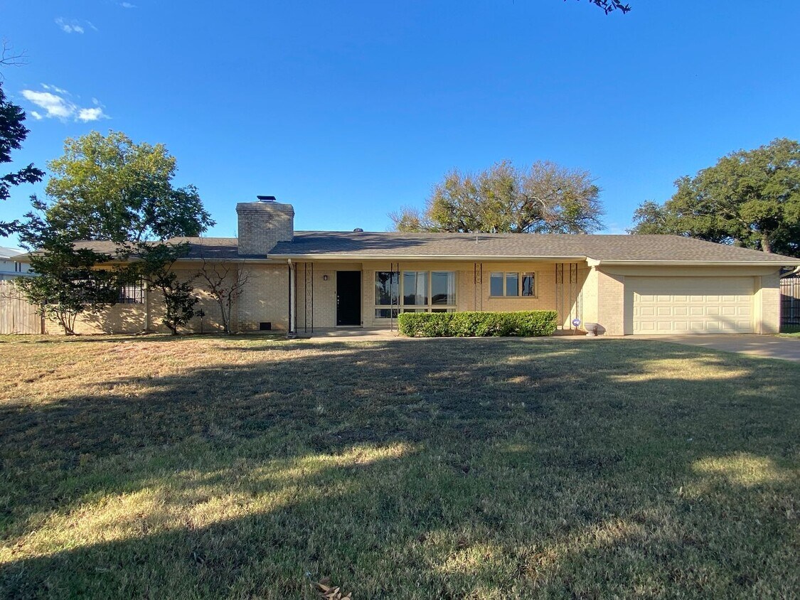 124 S Nolan River Rd, Cleburne, TX 76033 - House Rental in Cleburne, TX ...