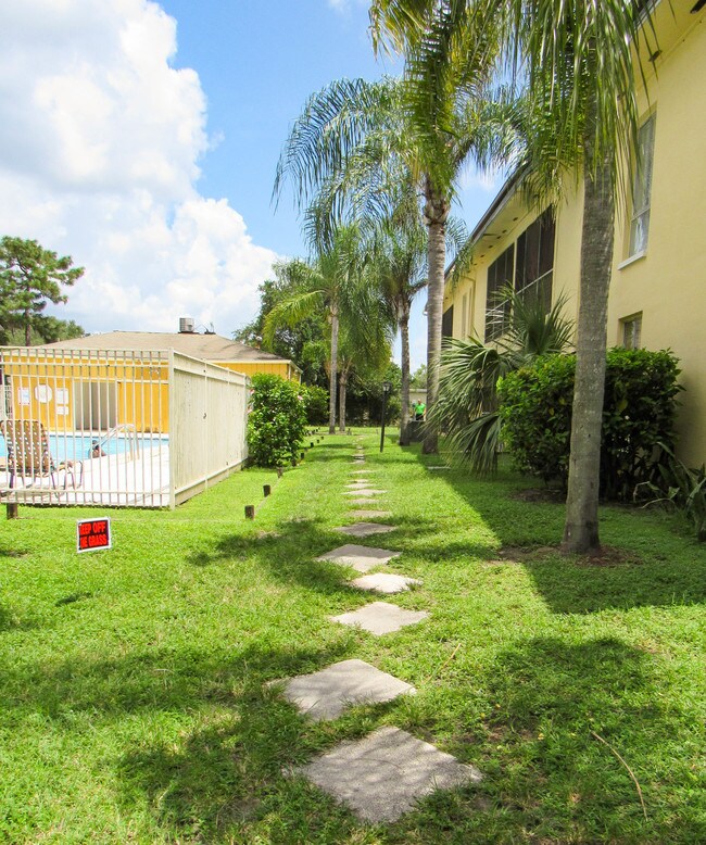 Palm Square Apartments - 102 E 122nd Ave Tampa, FL | Apartments.com