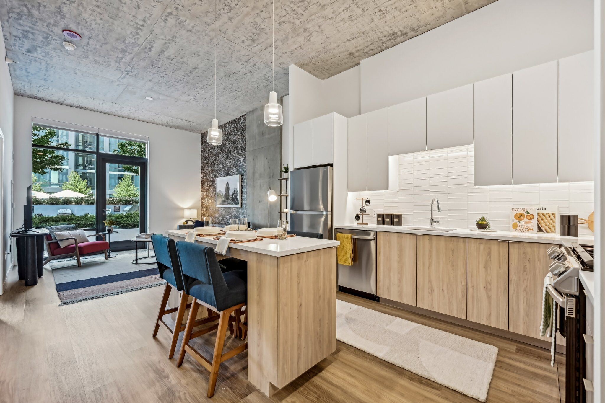 Solverre - 4600 N Marine Dr Chicago, IL 60640 | Apartments.com