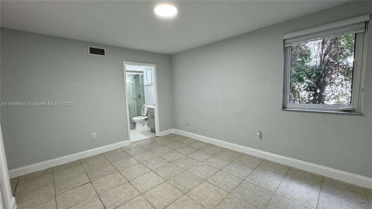 1152 NW 3rd St Unit 2, Miami, FL 33128 - Room for Rent in Miami, FL | Apartments.com
