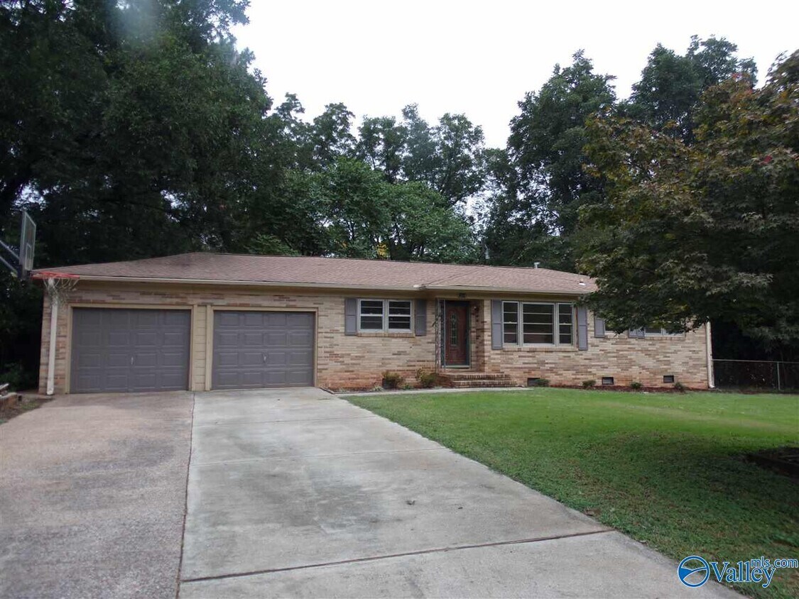 6304 Davies Ave NW, Huntsville, AL 35806 - House Rental in Huntsville ...