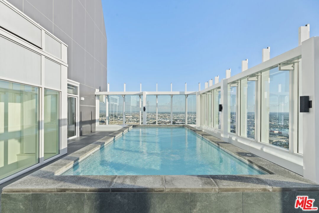 230 W Olympic Blvd Unidad PH 2, Los Angeles, CA 90015 - Condominio de ...