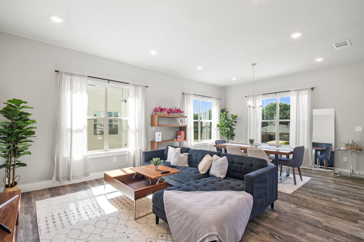 702 N Plano Rd, Richardson, TX 75081 - Townhome Rentals in Richardson ...