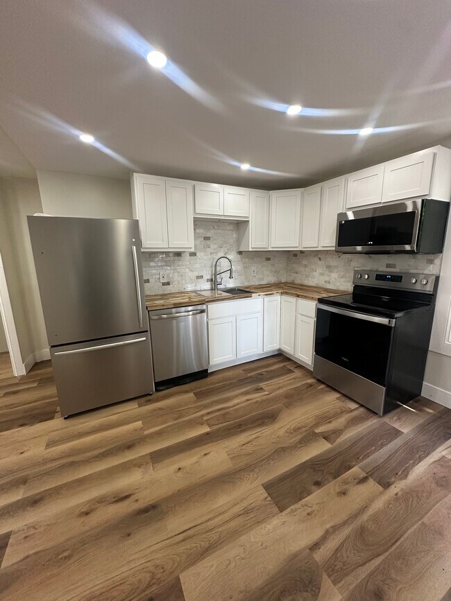 Apartments for Rent with Parking in West Suffield CT