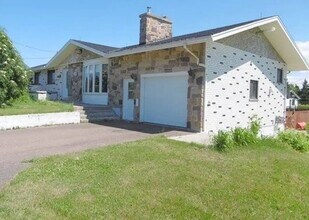 Apartments for Rent under C$2,000 in Saumarez NB - 1 Rentals