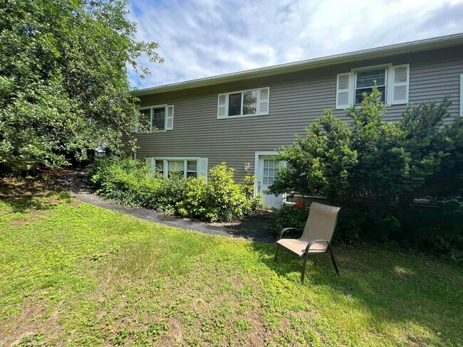 Apartments for Rent with a Walk-In Closet in Pinardville NH ...