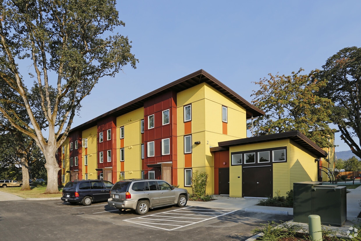 Deskins Commons Apartments - 1103 N Meridian St Newberg, OR 97132 ...