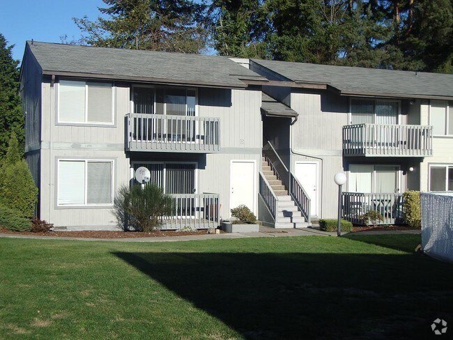 Woodside Park Apartments for Rent with a Swimming Pool - Burien, WA ...