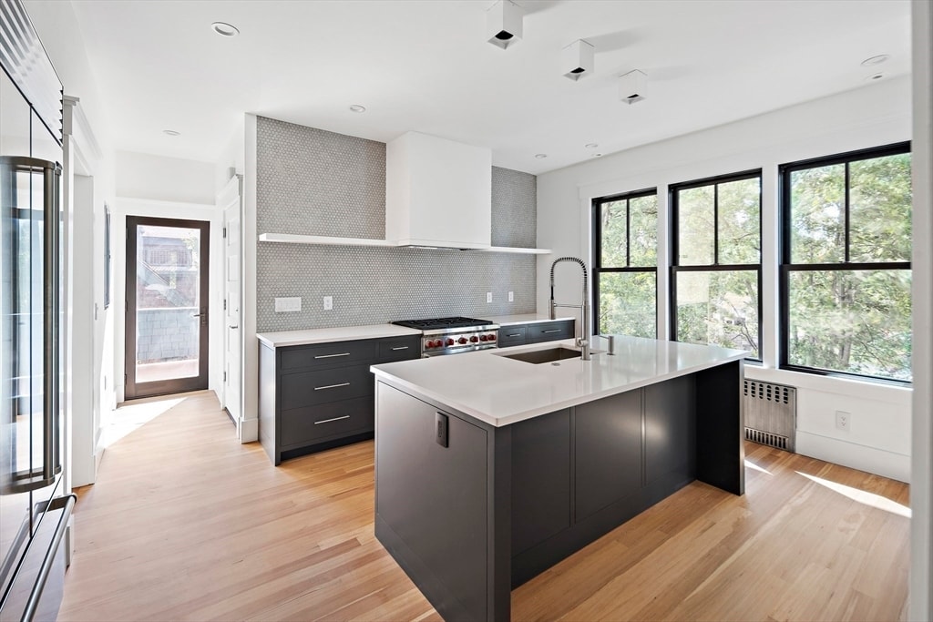 21 Walnut St Unit 2, Watertown, MA 02472 - 21 Walnut St Watertown, MA ...