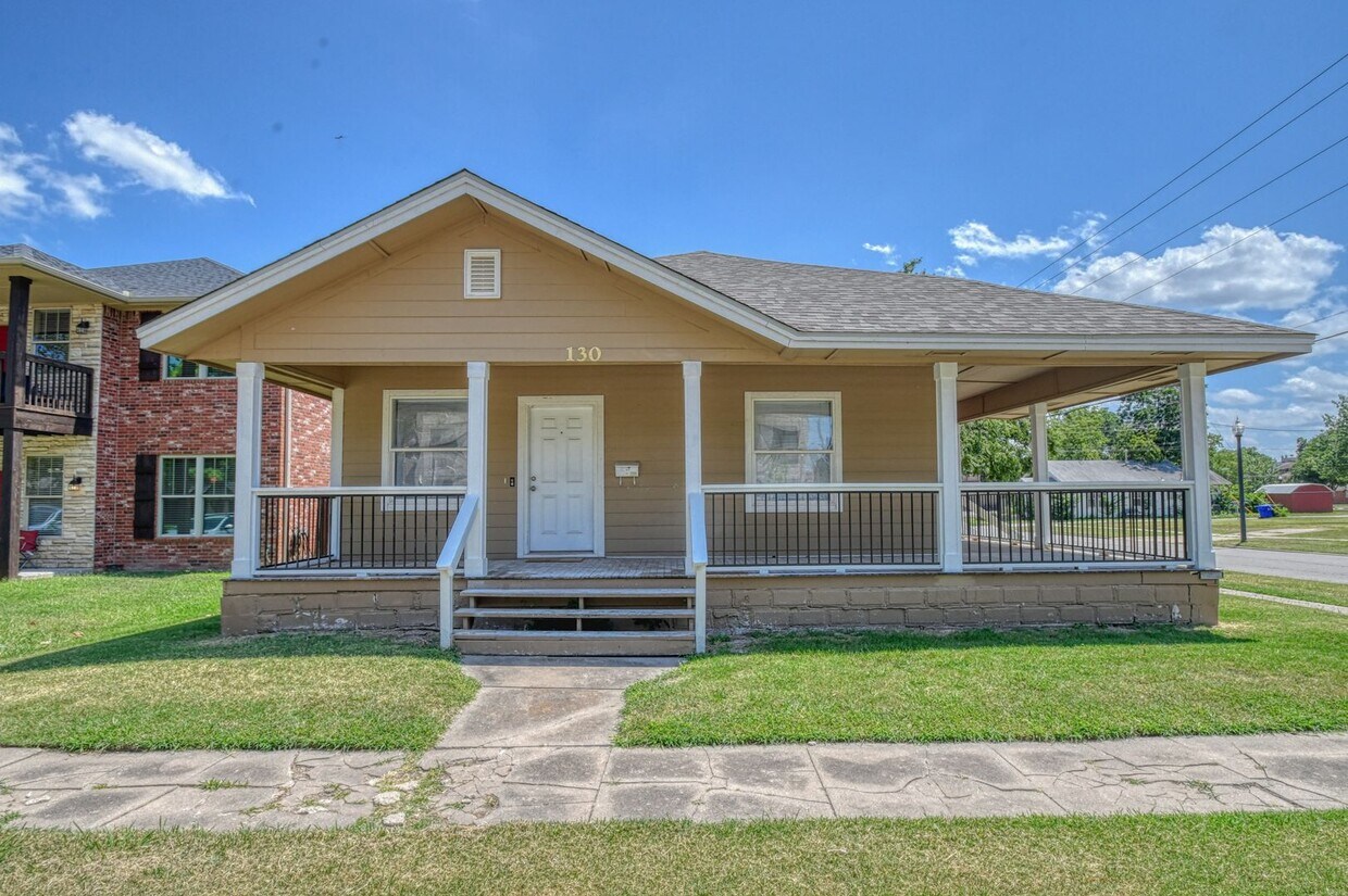 130 W Linn St, Norman, OK 73069 - House Rental in Norman, OK | Apartments.com