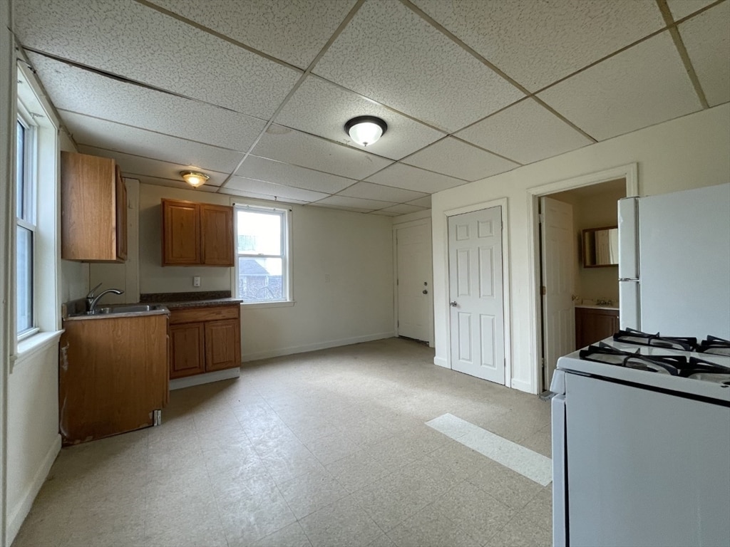 49 Fulton St Unit 1R, Peabody, MA 01960 - Room for Rent in Peabody, MA ...