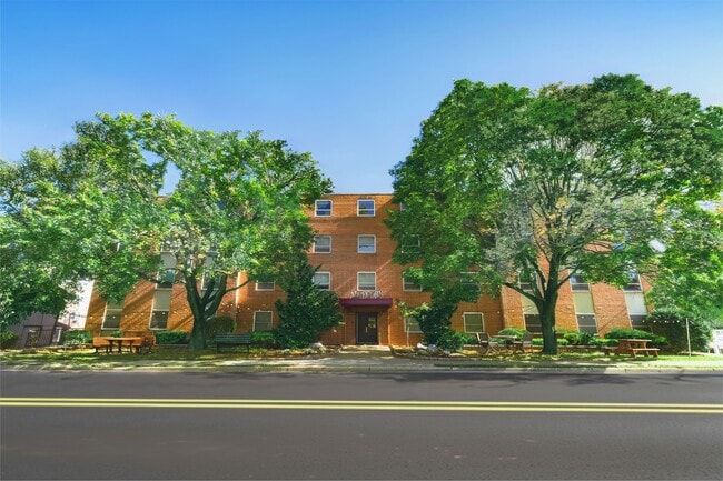 Allegory by Allen & Pugh Apartments | Penn State University | Off ...