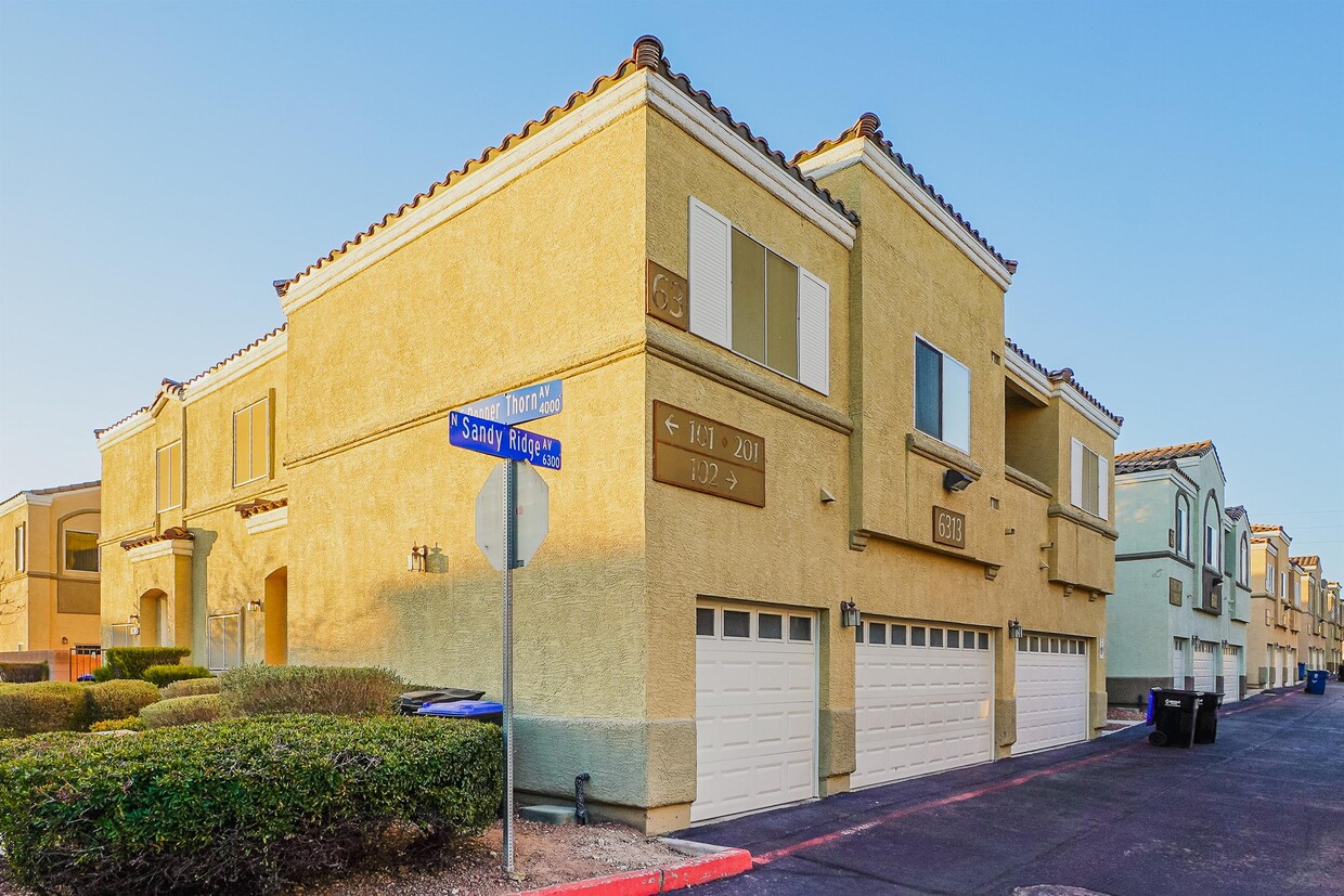 6313 Sandy Ridge St, North Las Vegas, NV 89081 - Townhome Rentals in ...