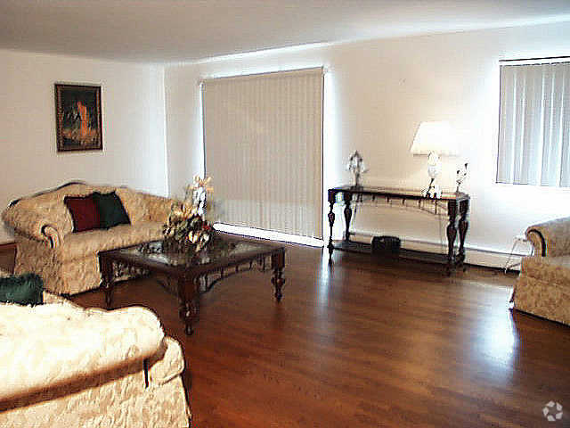 Park Ridge Commons Apartments - Des Plaines, IL | Apartments.com