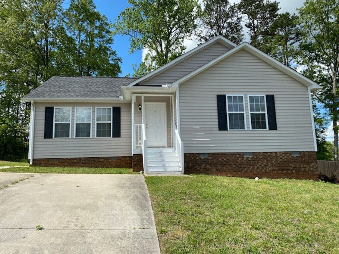 102 Manning Way, Elon, NC 27244 - House Rental in Elon, NC | Apartments.com