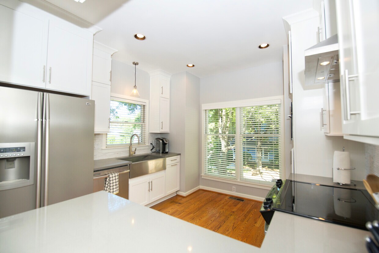 331 S Clarkson St, Charlotte, NC 28202 - Townhome Rentals in Charlotte ...