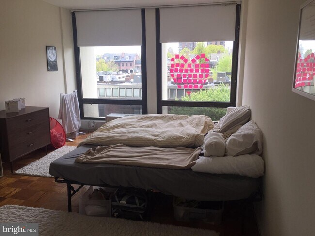 210 Locust St Unit 3FW, Philadelphia, PA 19106 - Room for Rent in ...