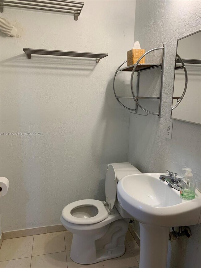 11610 NW 35th St, Sunrise, FL 33351 - House Rental in Sunrise, FL ...