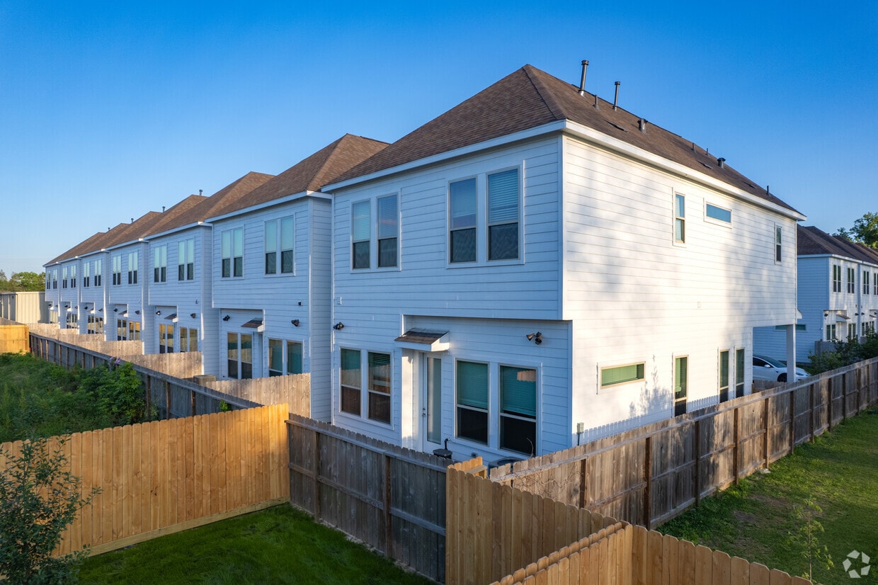 Donovan Homes Townhomes for Rent - Houston, TX | Apartments.com