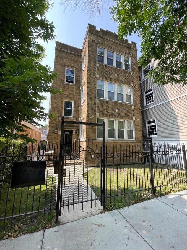 3753 W Wilson Ave, Chicago, IL 60625 - House Rental in Chicago, IL ...