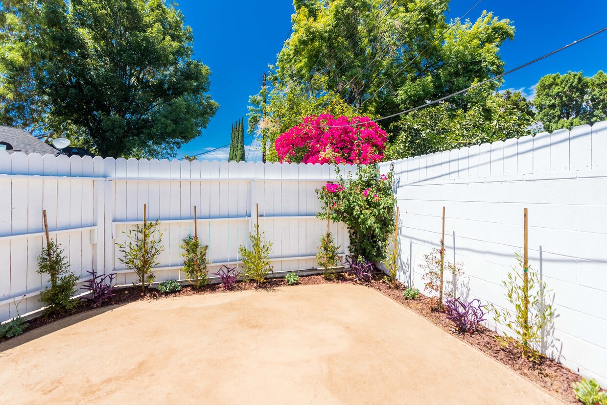 6418 Randi Ave, Woodland Hills, CA 91303 - House Rental in Woodland ...