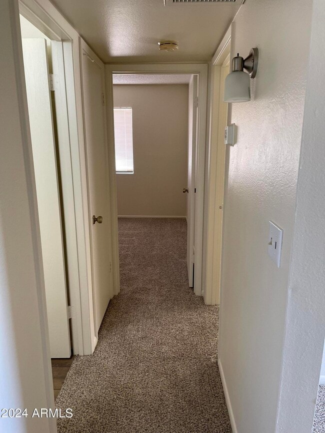 585 W 20th Ave Unit 4, Apache Junction, AZ 85120 - Room for Rent in ...