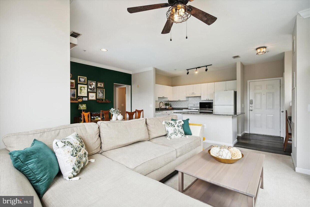 11307 Aristotle Dr Unit 2-202, Fairfax, VA 22030 - Room for Rent in ...