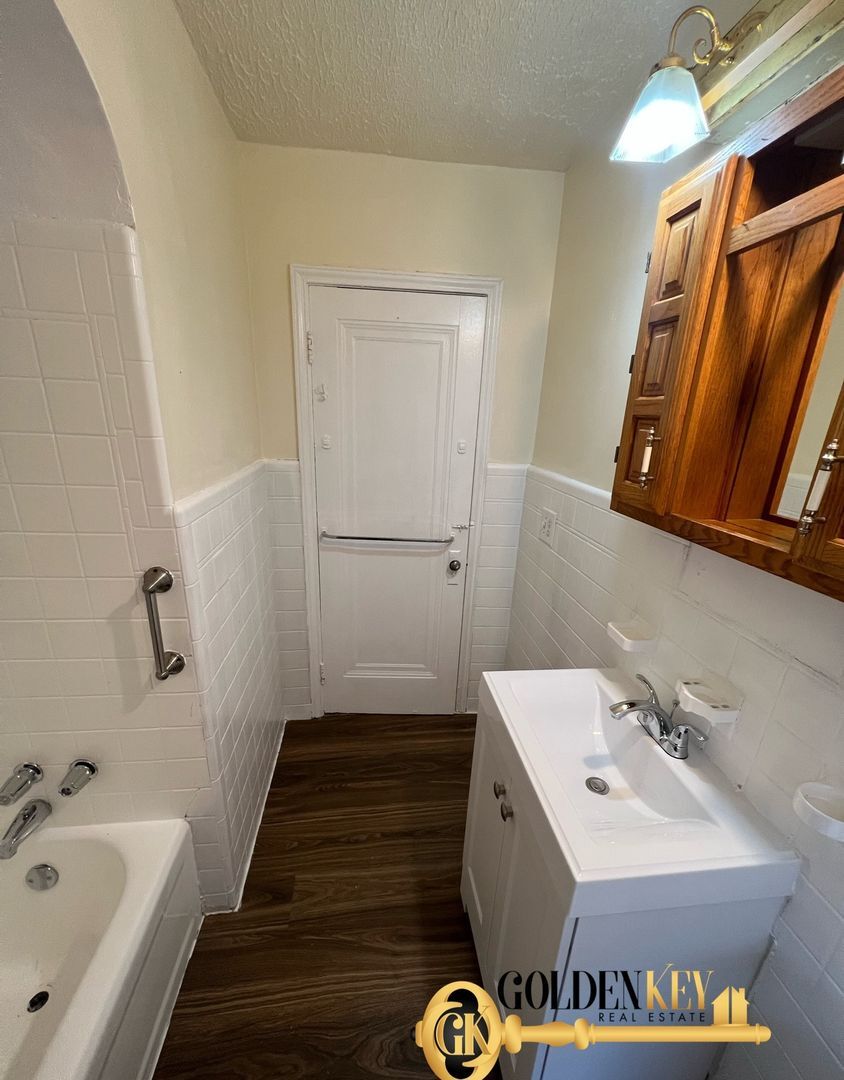 3276 Tyler St Unit 3276 Tyler - Lower, Detroit, MI 48238 - Room for ...