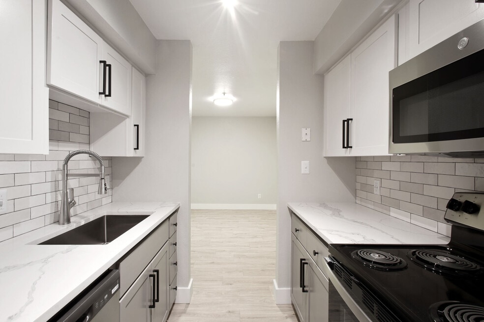 Apartments near Cobblestone Plaza in Phoenix, AZ | Apartments.com